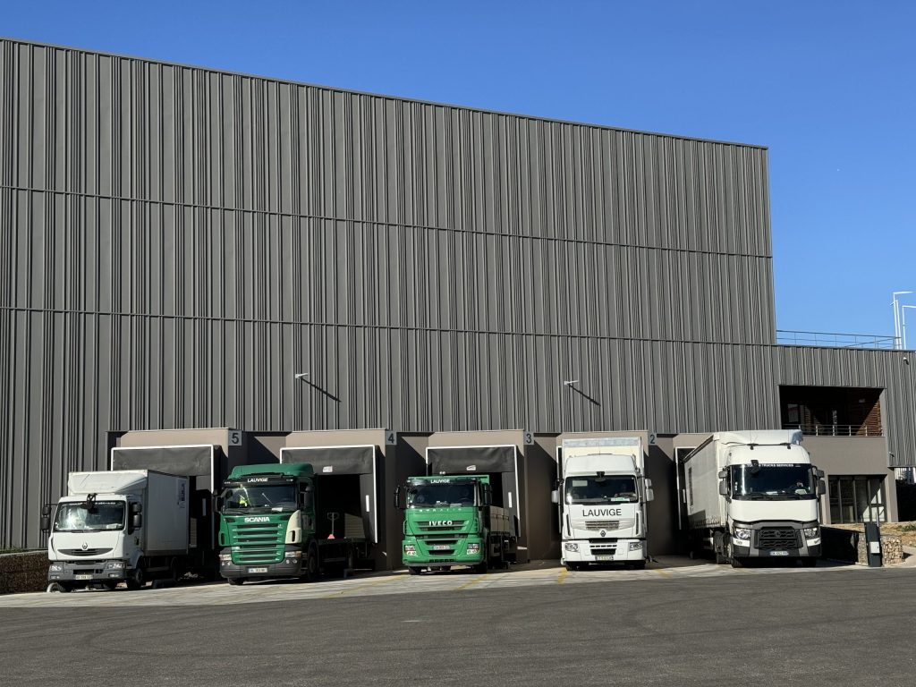 logistique vin var flotte de camion - LAUVIGE